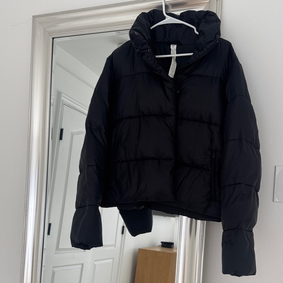 ALO Yoga | Jackets & Coats | Alo Yoga Black Gold Rush Puffer | Poshmark